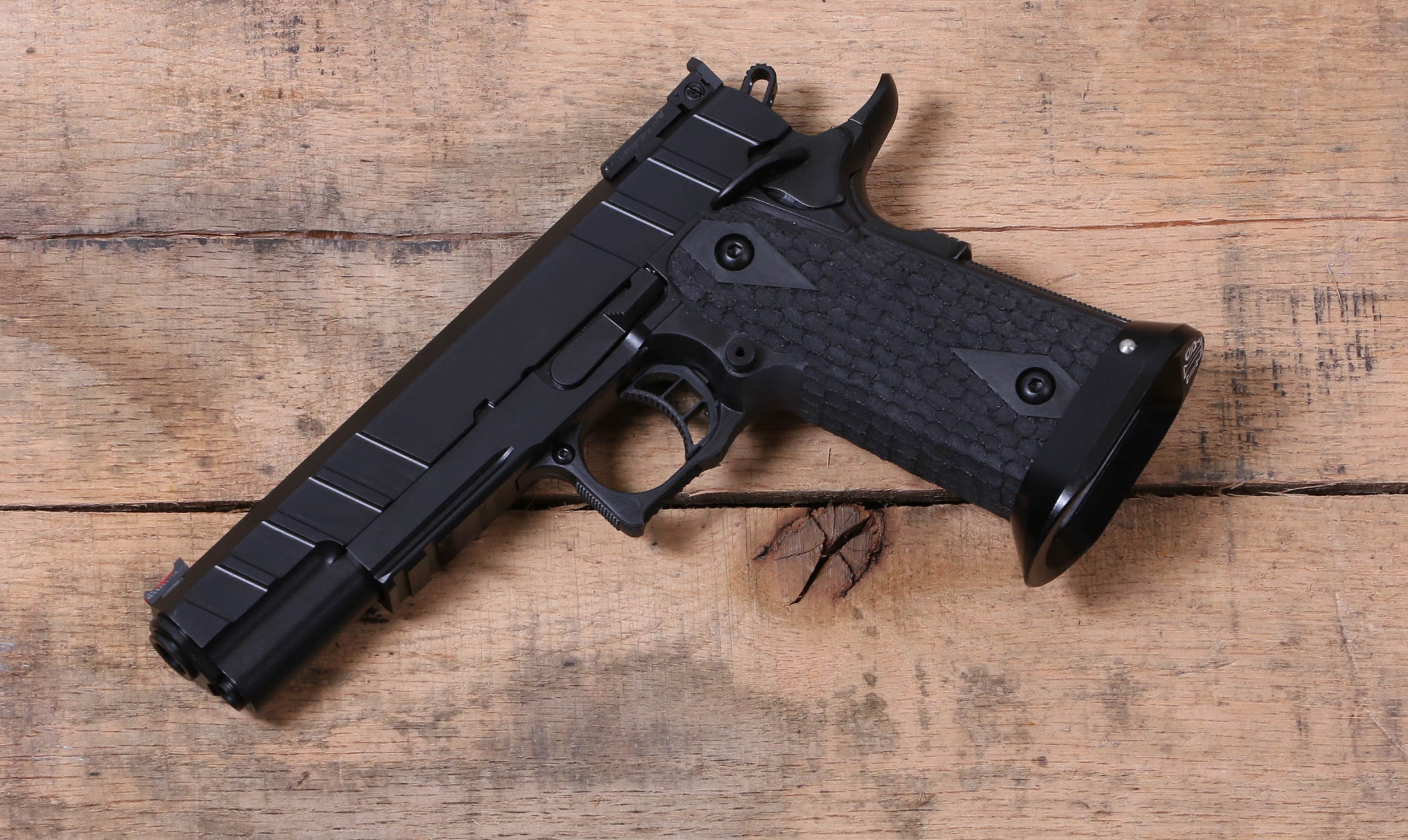 CK Arms Hardcore Limited Gun .40 S&W Classic Light Rail Black